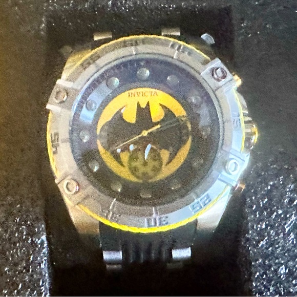 Invicta | Accessories | Mens Invicta Wristwatch Dc Comic Marvel Batman ...